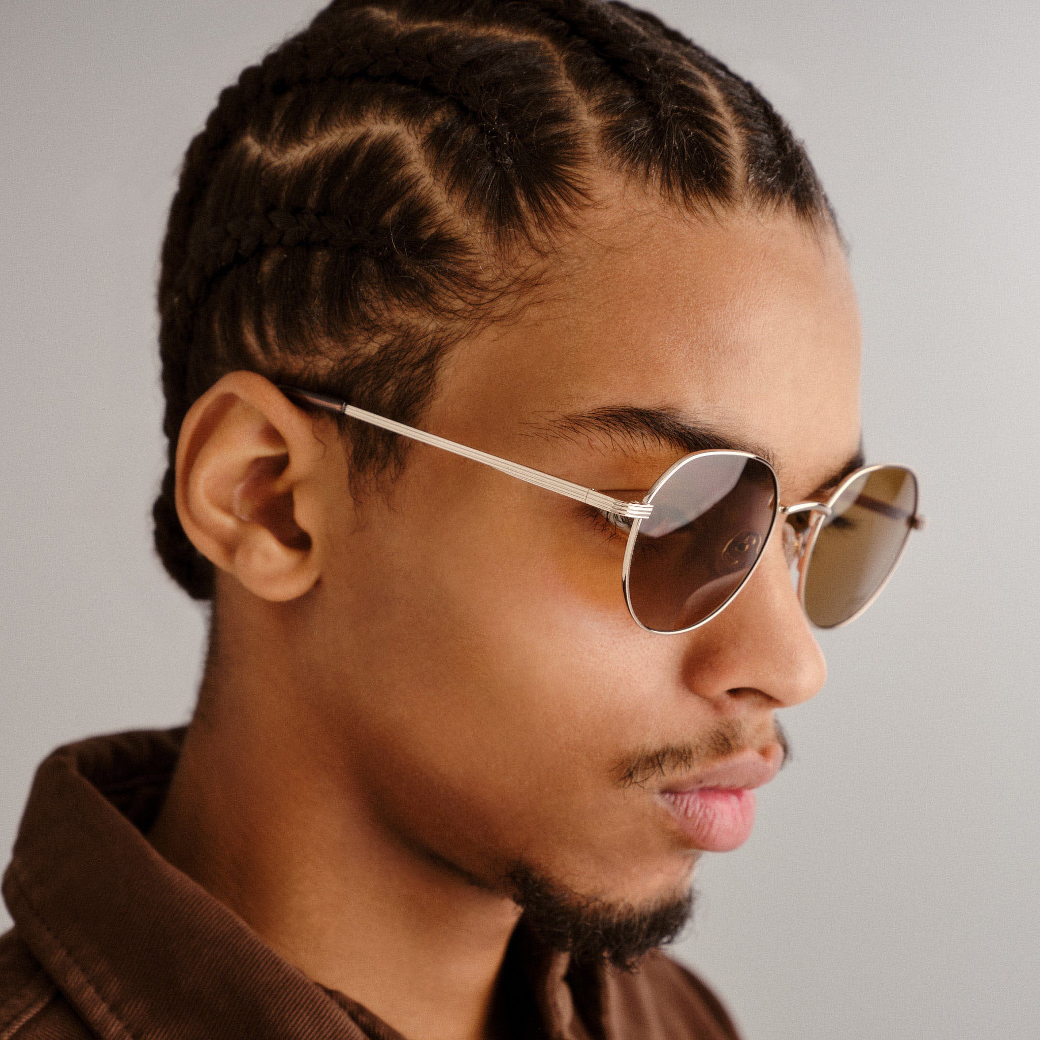 Odyssey Gold Uni-Sex Round Sunglasses | Le Specs