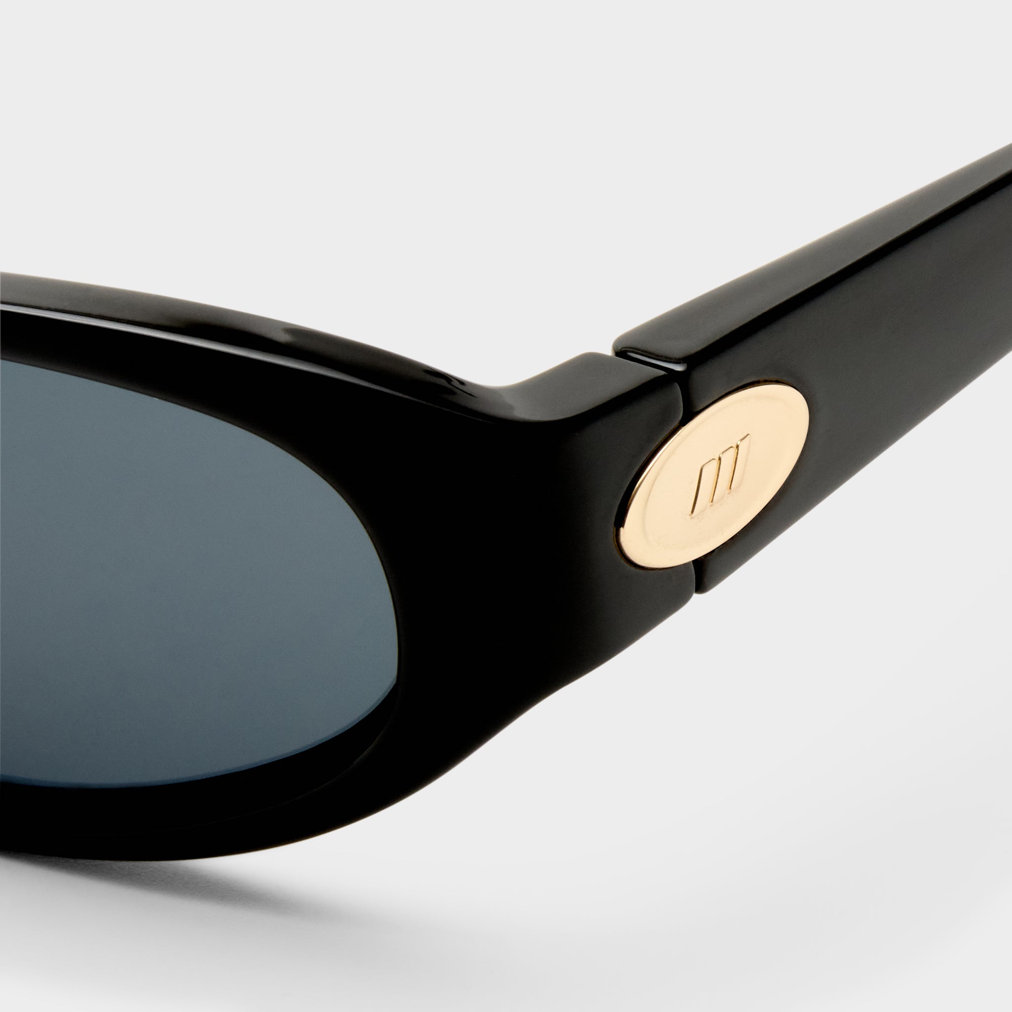 Popalicious Wide Fit Black Female Oval Sunglasses | Le Specs