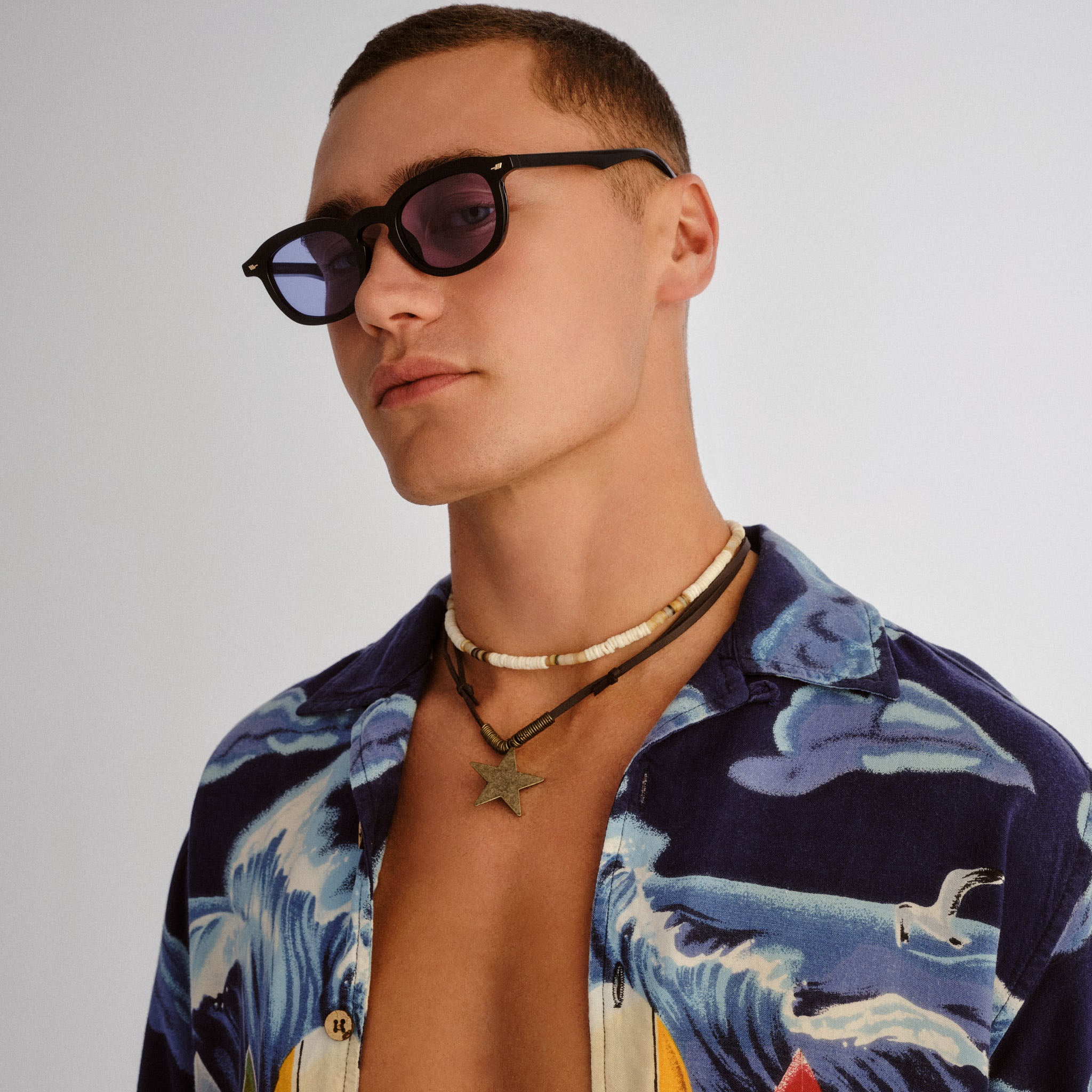 Heart Throb Black Uni-Sex Round Sunglasses | Le Specs